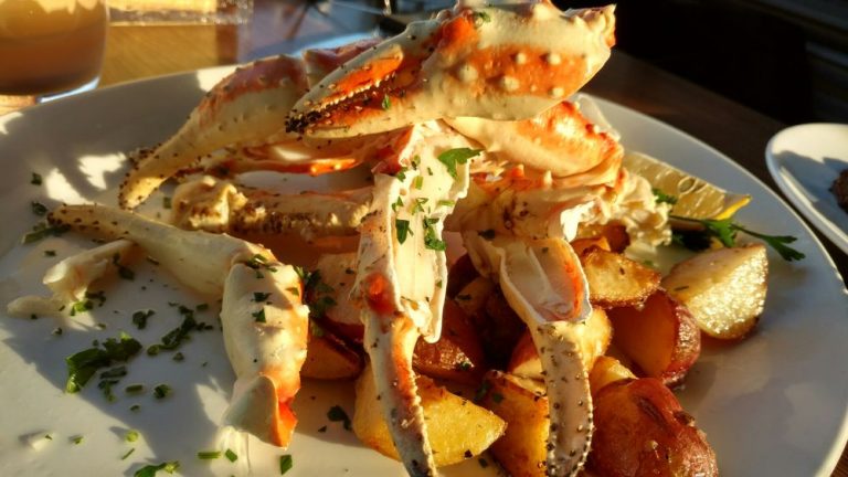 Where To Eat Dungeness Crab in Seattle - Where To Eat Guide